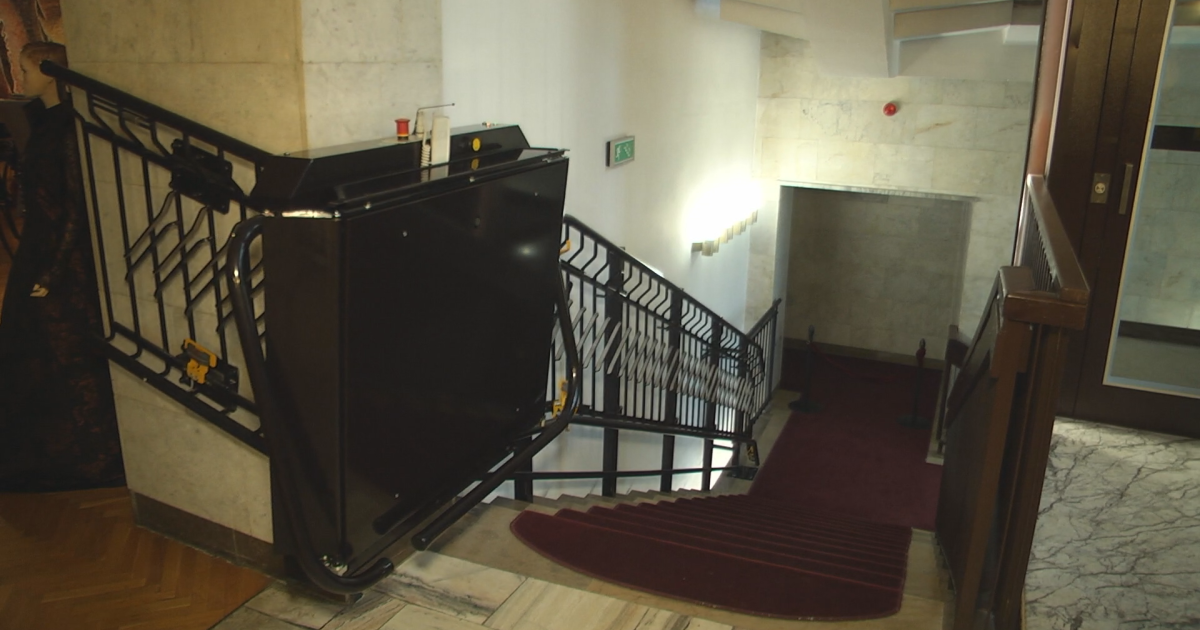 Zmiany w Teatrze Powszechnym w Radomiu. Nowe logo, winda i wirtualny spacer